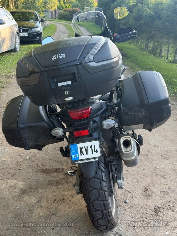 Melns Suzuki V-Strom 650 2023 Tallina, ar dzinēja tilpumu 0.65 L un nobraukumu 27 tūkst. km par 6500 €, foto 7 vietnē AUTOMOTO.COM.LV
