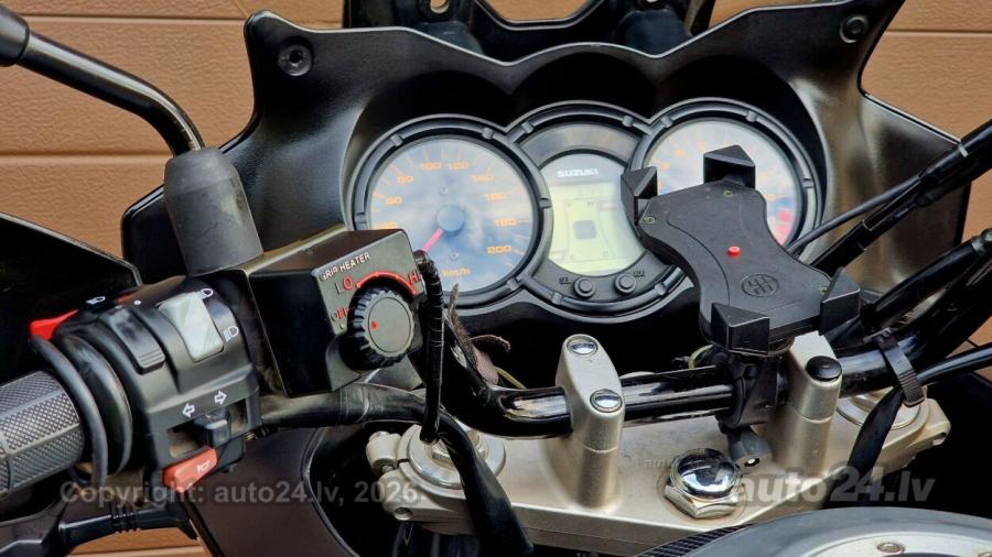 Сузуки V-Strom 650 2004 в Таллин, объемом двигателя 0.65 л и пробегом 78 тыс. км за 2850 €, фото 8 на AUTOMOTO.COM.LV
