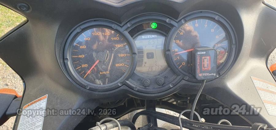 Red Suzuki V-Strom 650 2007 in Tallinn, with an engine capacity of 0.65 L and mileage of 26 thousand km for 3500 €, photo 3 on AUTOMOTO.COM.LV