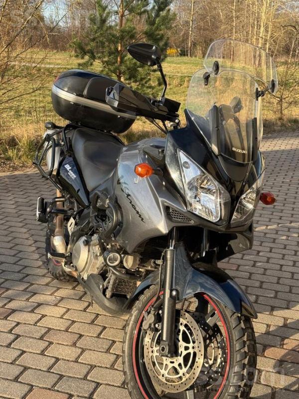 Suzuki V-Strom 2006 Rīga, ar dzinēja tilpumu 1.00 L un nobraukumu 0 tūkst. km par 3600 €, foto 1 vietnē AUTOMOTO.COM.LV