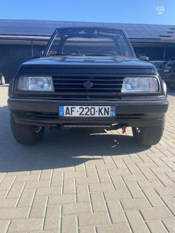 Black Suzuki Vitara 1991 in Taurage, with an engine capacity of 1.60 L and mileage of 134 thousand km for 5000 €, photo 2 on AUTOMOTO.COM.LV