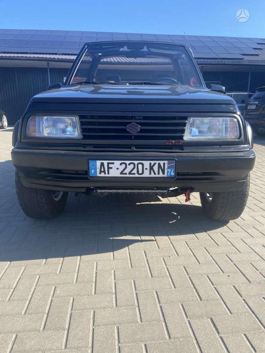 Black Suzuki Vitara 1991 in Taurage, with an engine capacity of 1.60 L and mileage of 134 thousand km for 5000 €, photo 3 on AUTOMOTO.COM.LV