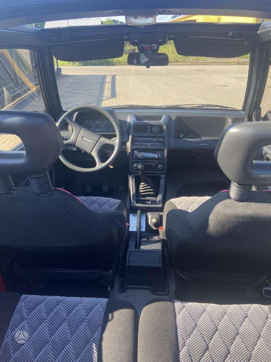 Black Suzuki Vitara 1991 in Taurage, with an engine capacity of 1.60 L and mileage of 134 thousand km for 5000 €, photo 6 on AUTOMOTO.COM.LV