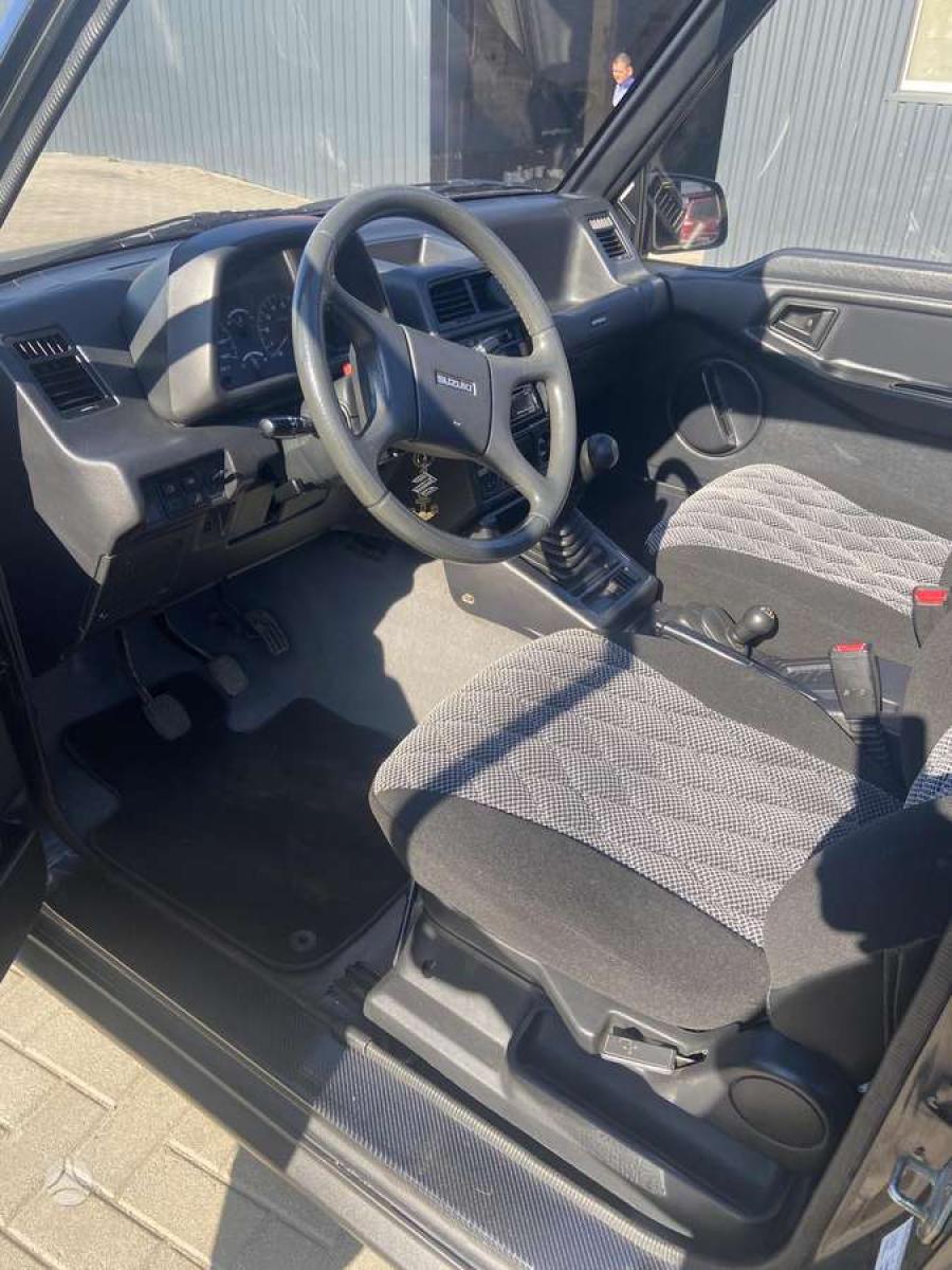 Black Suzuki Vitara 1991 in Taurage, with an engine capacity of 1.60 L and mileage of 134 thousand km for 5000 €, photo 7 on AUTOMOTO.COM.LV