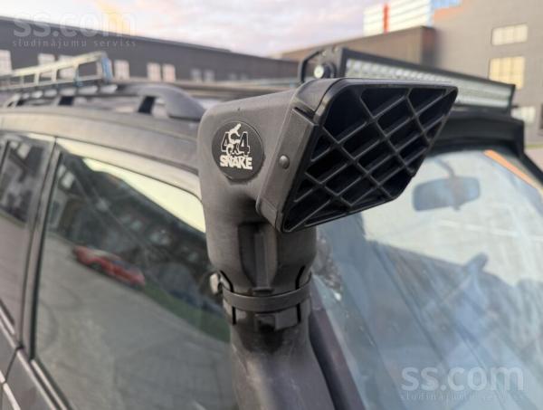 Melns Suzuki Vitara 1996 Rīga, ar dzinēja tilpumu 2.00 L un nobraukumu 295 tūkst. km par 2200 €, foto 5 vietnē AUTOMOTO.COM.LV