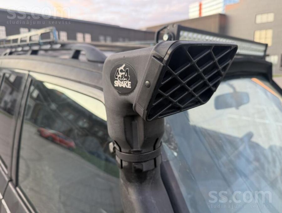 Melns Suzuki Vitara 1996 Rīga, ar dzinēja tilpumu 2.00 L un nobraukumu 295 tūkst. km par 2200 €, foto 6 vietnē AUTOMOTO.COM.LV