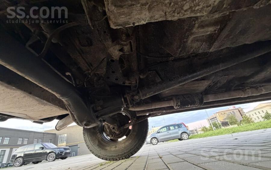 Melns Suzuki Vitara 1996 Rīga, ar dzinēja tilpumu 2.00 L un nobraukumu 295 tūkst. km par 2200 €, foto 12 vietnē AUTOMOTO.COM.LV
