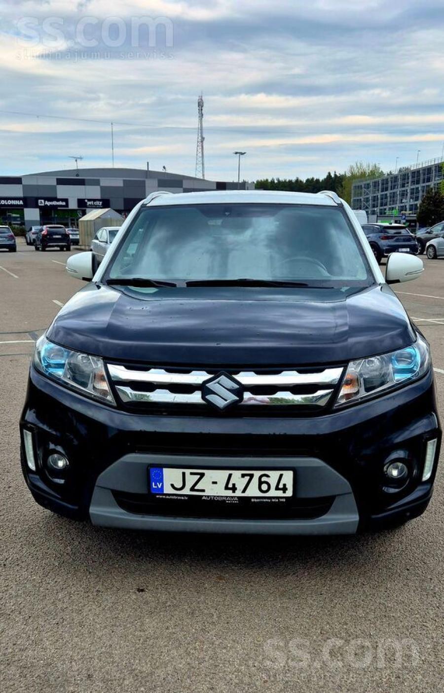 Black Suzuki Vitara 2015 in Riga, with an engine capacity of 1.60 L and mileage of 206 thousand km for 8300 €, photo 6 on AUTOMOTO.COM.LV
