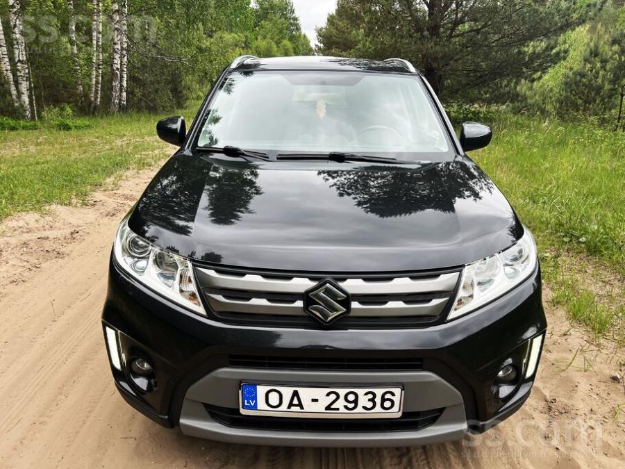 Black Suzuki Vitara 2016 in Riga, with an engine capacity of 1.60 L and mileage of 0 thousand km for 9990 €, photo 4 on AUTOMOTO.COM.LV