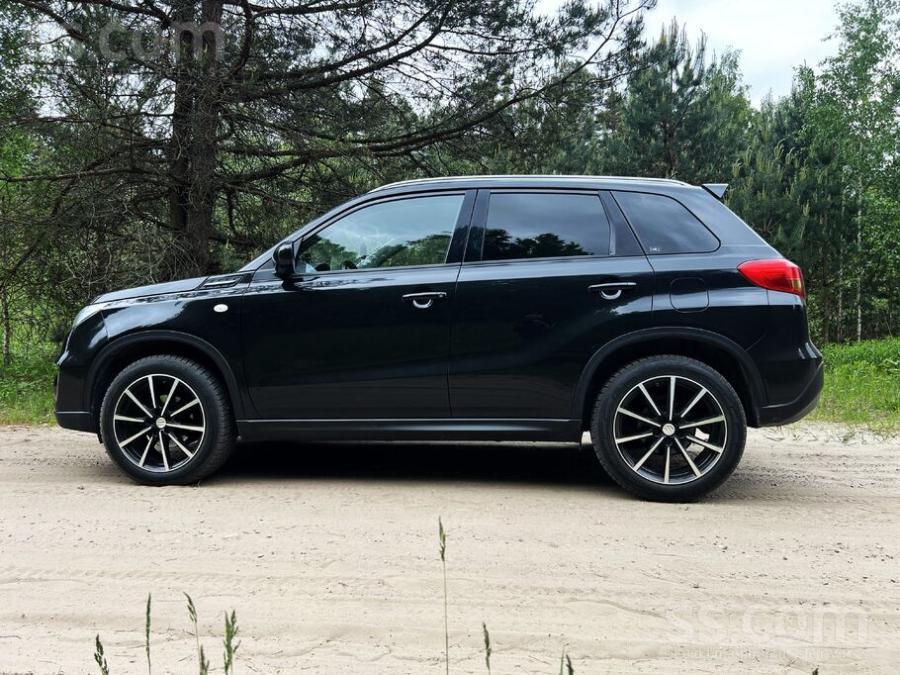Black Suzuki Vitara 2016 in Riga, with an engine capacity of 1.60 L and mileage of 0 thousand km for 9990 €, photo 5 on AUTOMOTO.COM.LV