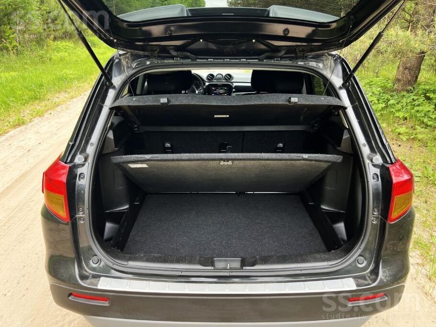 Black Suzuki Vitara 2016 in Riga, with an engine capacity of 1.60 L and mileage of 0 thousand km for 9990 €, photo 8 on AUTOMOTO.COM.LV