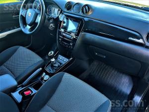 Black Suzuki Vitara 2016 in Riga, with an engine capacity of 1.60 L and mileage of 0 thousand km for 9990 €, photo 16 on AUTOMOTO.COM.LV