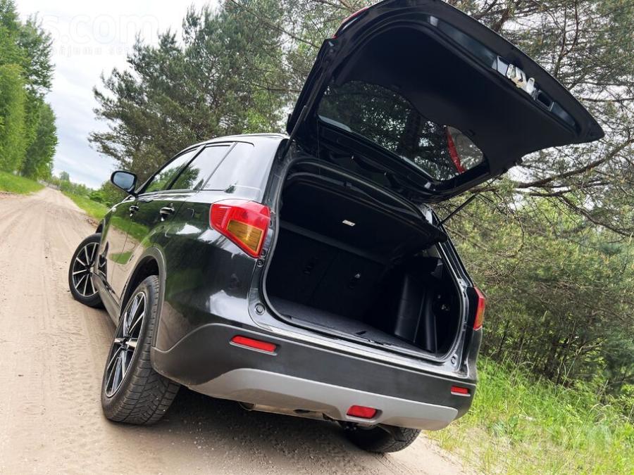 Black Suzuki Vitara 2016 in Riga, with an engine capacity of 1.60 L and mileage of 0 thousand km for 9990 €, photo 31 on AUTOMOTO.COM.LV