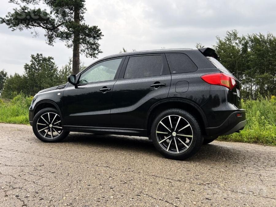 Melns Suzuki Vitara 2016 Rīga, ar dzinēja tilpumu 1.60 L un nobraukumu 0 tūkst. km par 9870 €, foto 1 vietnē AUTOMOTO.COM.LV
