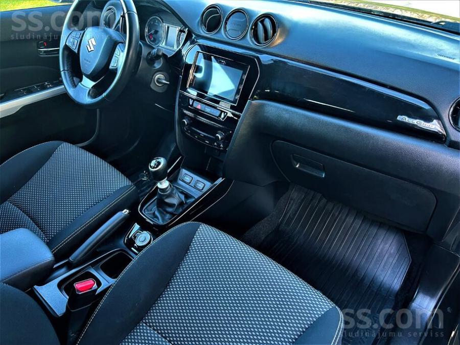 Black Suzuki Vitara 2016 in Riga, with an engine capacity of 1.60 L and mileage of 0 thousand km for 9990 €, photo 16 on AUTOMOTO.COM.LV