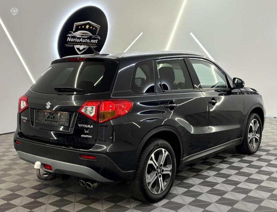 Black Suzuki Vitara 2017 in Marijampole, with an engine capacity of 1.60 L and mileage of 171 thousand km for 10250 €, photo 6 on AUTOMOTO.COM.LV