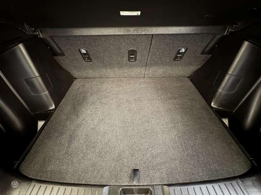 Black Suzuki Vitara 2017 in Marijampole, with an engine capacity of 1.60 L and mileage of 171 thousand km for 10250 €, photo 7 on AUTOMOTO.COM.LV