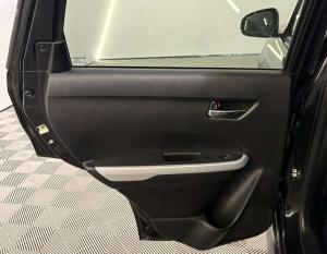 Black Suzuki Vitara 2017 in Marijampole, with an engine capacity of 1.60 L and mileage of 171 thousand km for 10250 €, photo 11 on AUTOMOTO.COM.LV