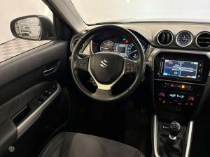 Black Suzuki Vitara 2017 in Marijampole, with an engine capacity of 1.60 L and mileage of 171 thousand km for 10250 €, photo 17 on AUTOMOTO.COM.LV