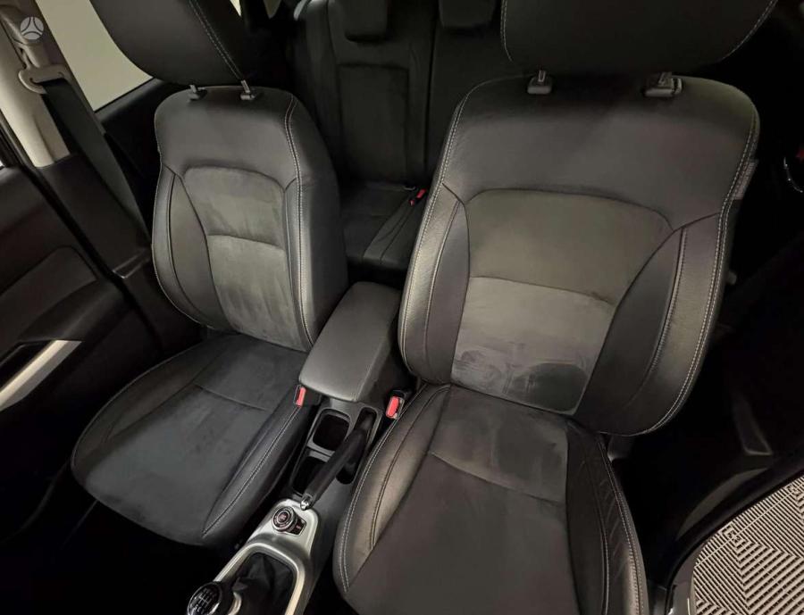 Black Suzuki Vitara 2017 in Marijampole, with an engine capacity of 1.60 L and mileage of 171 thousand km for 10250 €, photo 23 on AUTOMOTO.COM.LV