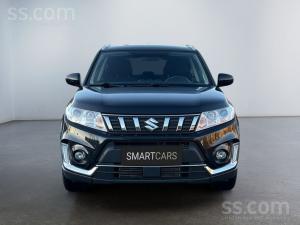 Black Suzuki Vitara 2020 in Riga, with an engine capacity of 1.40 L and mileage of 65 thousand km for 15850 €, photo 8 on AUTOMOTO.COM.LV