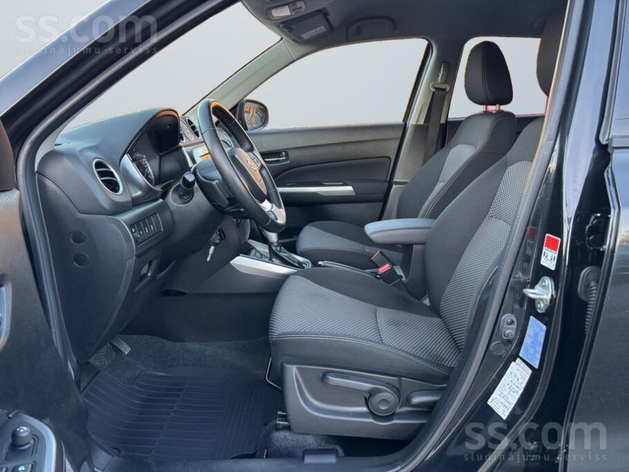 Black Suzuki Vitara 2020 in Riga, with an engine capacity of 1.40 L and mileage of 65 thousand km for 15850 €, photo 9 on AUTOMOTO.COM.LV