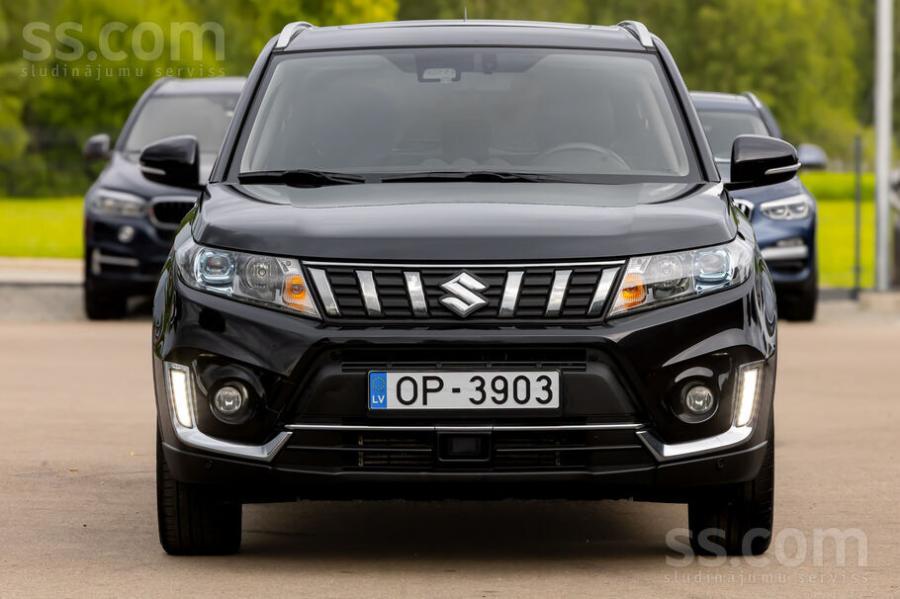 Melns Suzuki Vitara 2020 Jelgava, ar dzinēja tilpumu 1.40 L un nobraukumu 0 tūkst. km par 13900 €, foto 3 vietnē AUTOMOTO.COM.LV