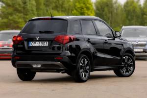 Black Suzuki Vitara 2020 in Jelgava, with an engine capacity of 1.40 L and mileage of 174 thousand km for 13900 €, photo 5 on AUTOMOTO.COM.LV