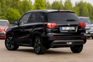 Black Suzuki Vitara 2020 in Jelgava, with an engine capacity of 1.40 L and mileage of 174 thousand km for 13900 €, photo 7 on AUTOMOTO.COM.LV