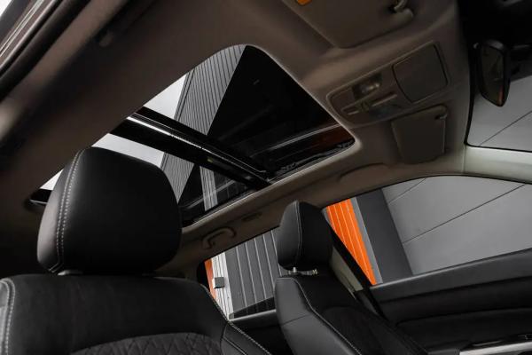 Black Suzuki Vitara 2020 in Jelgava, with an engine capacity of 1.40 L and mileage of 174 thousand km for 13900 €, photo 9 on AUTOMOTO.COM.LV