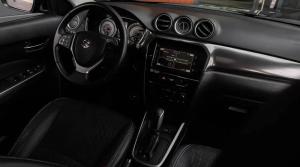 Black Suzuki Vitara 2020 in Jelgava, with an engine capacity of 1.40 L and mileage of 174 thousand km for 13900 €, photo 13 on AUTOMOTO.COM.LV