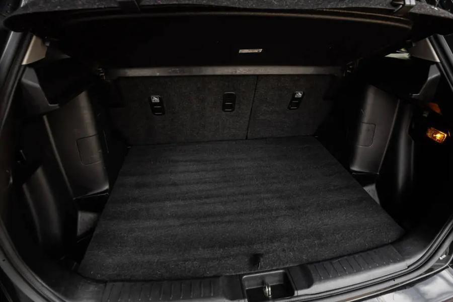 Black Suzuki Vitara 2020 in Jelgava, with an engine capacity of 1.40 L and mileage of 174 thousand km for 13900 €, photo 14 on AUTOMOTO.COM.LV
