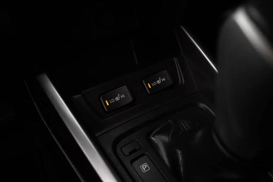 Black Suzuki Vitara 2020 in Jelgava, with an engine capacity of 1.40 L and mileage of 174 thousand km for 13900 €, photo 19 on AUTOMOTO.COM.LV