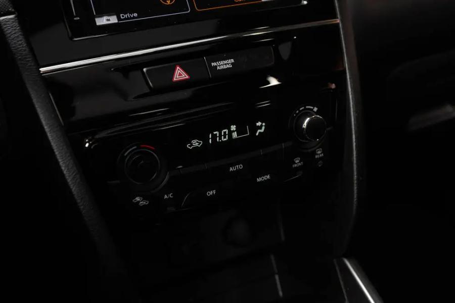 Black Suzuki Vitara 2020 in Jelgava, with an engine capacity of 1.40 L and mileage of 174 thousand km for 13900 €, photo 20 on AUTOMOTO.COM.LV