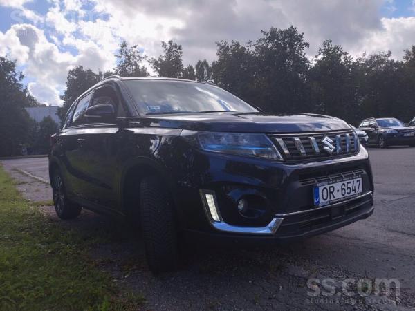 Black Suzuki Vitara 2022 in Riga, with an engine capacity of 1.40 L and mileage of 181 thousand km for 14000 €, photo 5 on AUTOMOTO.COM.LV
