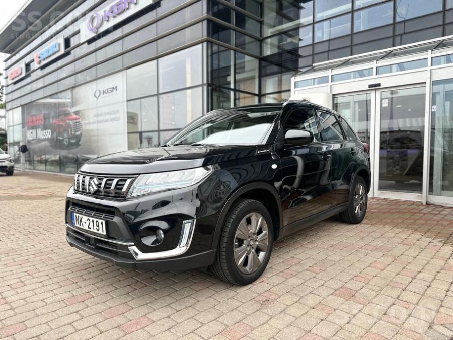 Melns Suzuki Vitara 2023 Rīga, ar dzinēja tilpumu 1.40 L un nobraukumu 67 tūkst. km par 16400 €, foto 1 vietnē AUTOMOTO.COM.LV