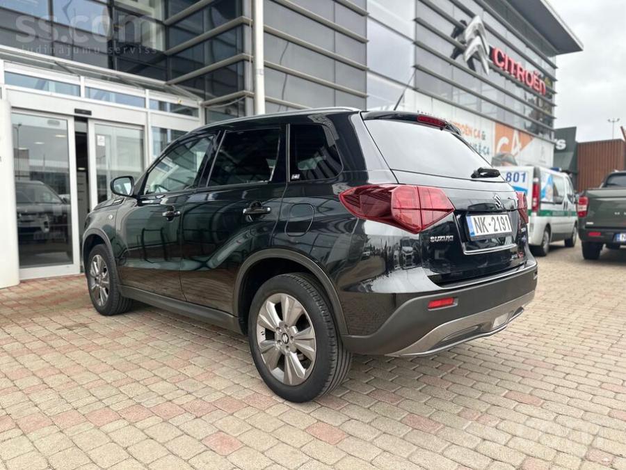 Melns Suzuki Vitara 2023 Rīga, ar dzinēja tilpumu 1.40 L un nobraukumu 67 tūkst. km par 16400 €, foto 6 vietnē AUTOMOTO.COM.LV
