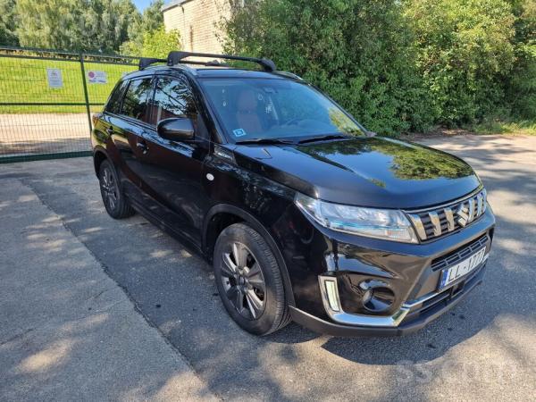 Melns Suzuki Vitara 2023 Rīga, ar dzinēja tilpumu 1.40 L un nobraukumu 16 tūkst. km par 19990 €, foto 2 vietnē AUTOMOTO.COM.LV