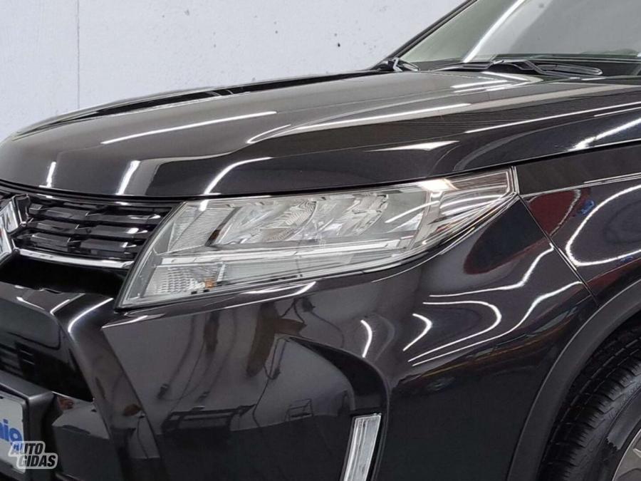 Black Suzuki Vitara 2025 in Kaunas, with an engine capacity of 1.40 L and mileage of 16 thousand km for 22884 €, photo 5 on AUTOMOTO.COM.LV