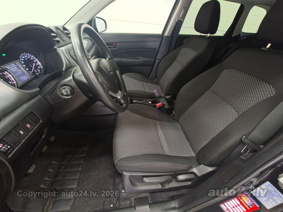 Melns Suzuki Vitara 2017 Hāpsalu, ar dzinēja tilpumu 1.60 L un nobraukumu 85 tūkst. km par 11300 €, foto 12 vietnē AUTOMOTO.COM.LV