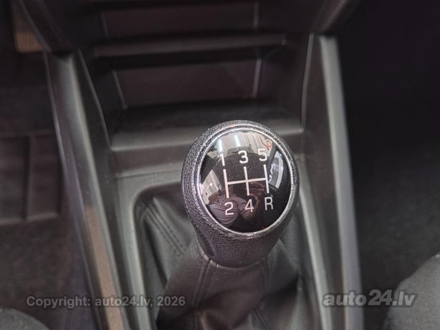 Melns Suzuki Vitara 2017 Hāpsalu, ar dzinēja tilpumu 1.60 L un nobraukumu 85 tūkst. km par 11300 €, foto 17 vietnē AUTOMOTO.COM.LV