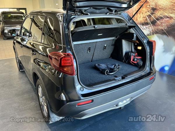 Black Suzuki Vitara 2019 in Tallinn, with an engine capacity of 1.40 L and mileage of 160 thousand km for 13400 €, photo 4 on AUTOMOTO.COM.LV