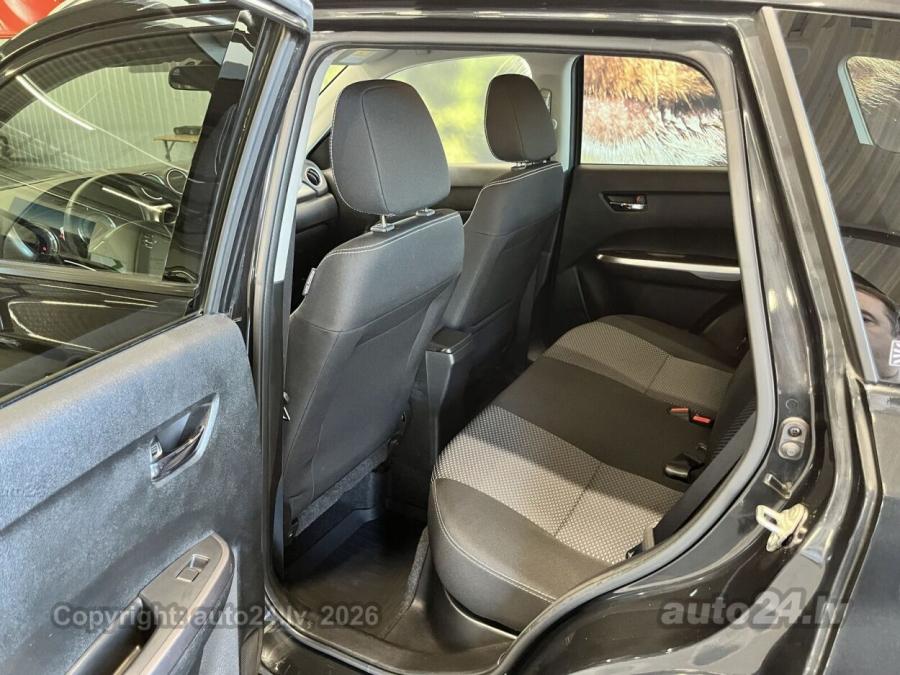 Black Suzuki Vitara 2019 in Tallinn, with an engine capacity of 1.40 L and mileage of 160 thousand km for 13400 €, photo 7 on AUTOMOTO.COM.LV