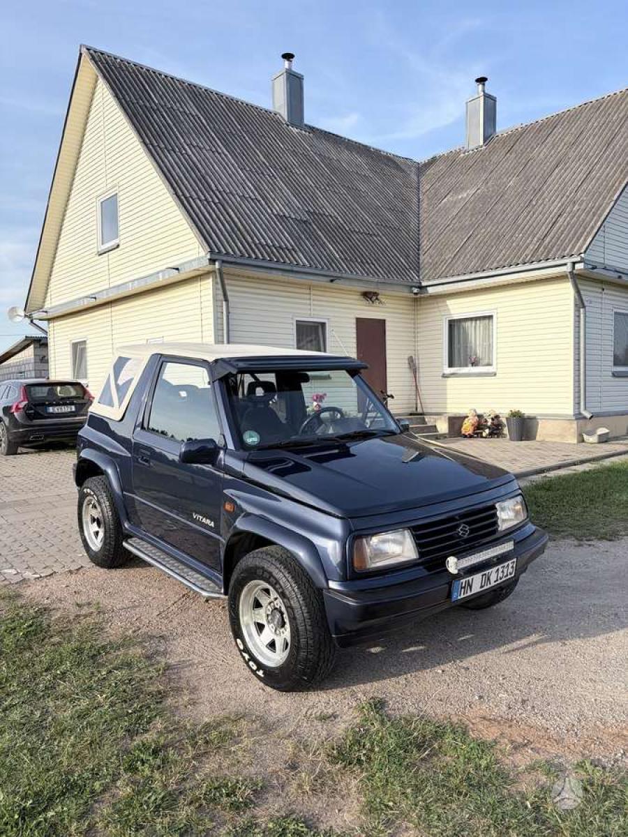 Zils Suzuki Vitara 1995 Viļņa, ar dzinēja tilpumu 1.60 L un nobraukumu 292 tūkst. km par 4999 €, foto 4 vietnē AUTOMOTO.COM.LV