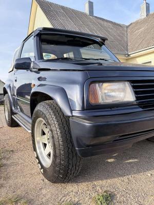 Zils Suzuki Vitara 1995 Viļņa, ar dzinēja tilpumu 1.60 L un nobraukumu 292 tūkst. km par 4999 €, foto 5 vietnē AUTOMOTO.COM.LV