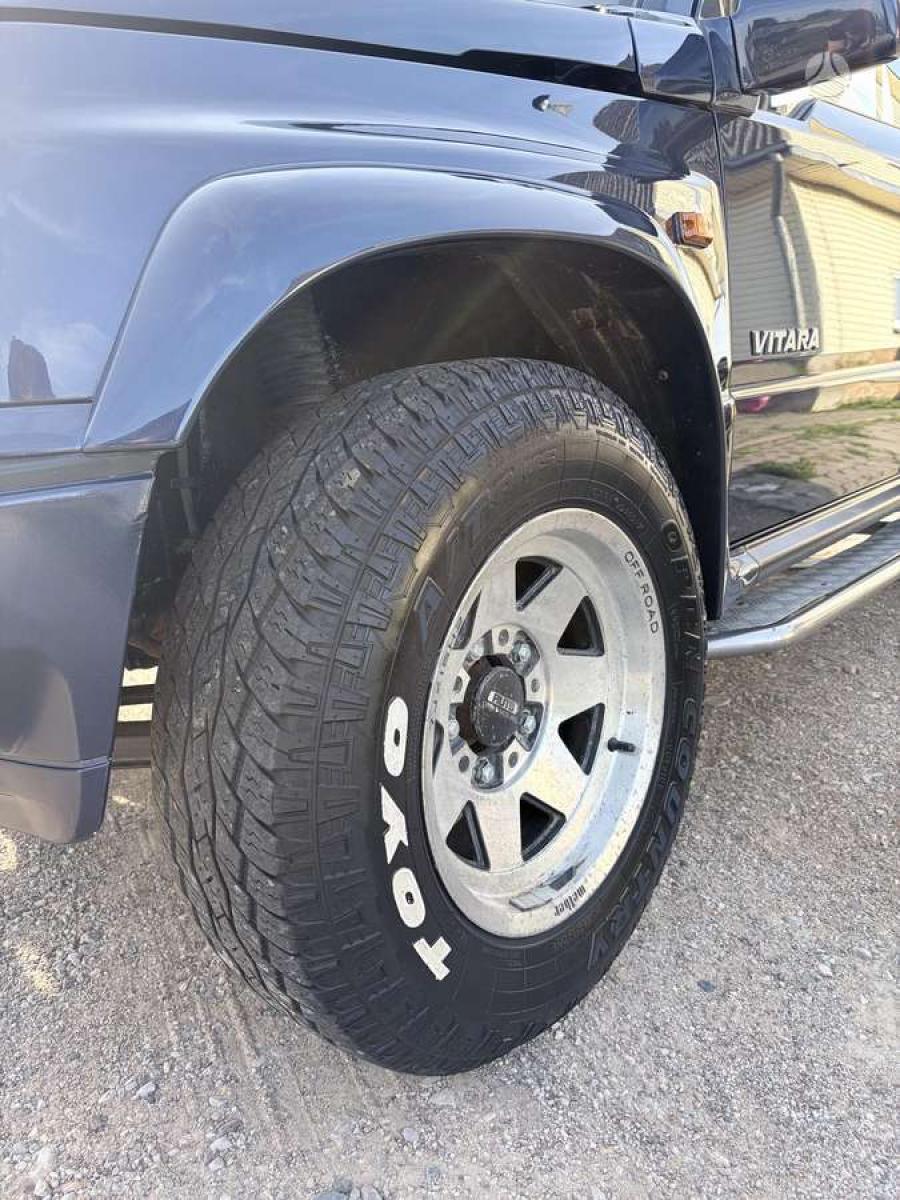 Zils Suzuki Vitara 1995 Viļņa, ar dzinēja tilpumu 1.60 L un nobraukumu 292 tūkst. km par 4999 €, foto 17 vietnē AUTOMOTO.COM.LV