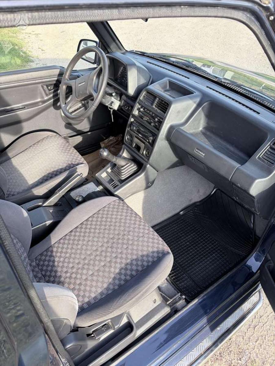 Zils Suzuki Vitara 1995 Viļņa, ar dzinēja tilpumu 1.60 L un nobraukumu 292 tūkst. km par 4999 €, foto 23 vietnē AUTOMOTO.COM.LV