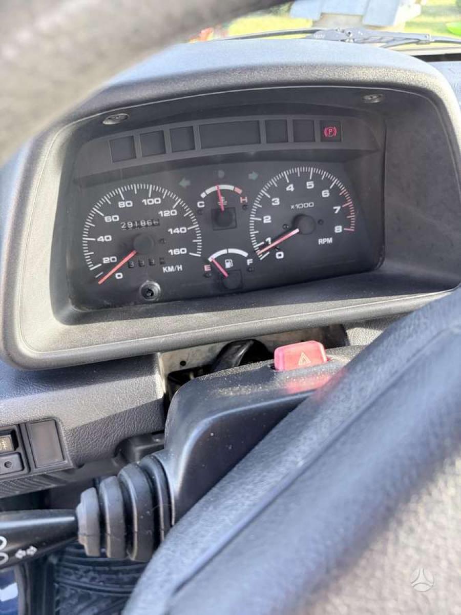Zils Suzuki Vitara 1995 Viļņa, ar dzinēja tilpumu 1.60 L un nobraukumu 292 tūkst. km par 4999 €, foto 26 vietnē AUTOMOTO.COM.LV