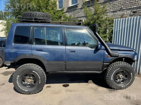 Zils Suzuki Vitara 1996 Rīga, ar dzinēja tilpumu 2.20 L un nobraukumu 376 tūkst. km par 3900 €, foto 1 vietnē AUTOMOTO.COM.LV