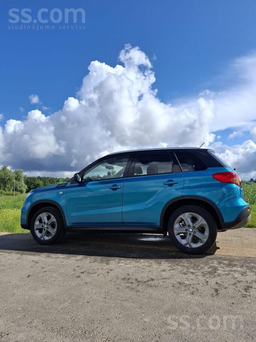 Blue Suzuki Vitara 2018 in Riga, with an engine capacity of 1.60 L and mileage of 29 thousand km for 13300 €, photo 3 on AUTOMOTO.COM.LV